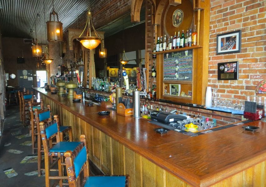 14 Best Bars in Downtown Tampa | UNATION